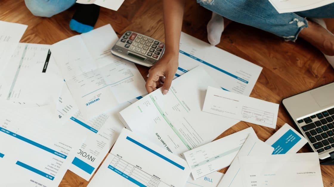 Kenali Perbedaan Hutang dan Piutang & Tips Cara Mengelolanya